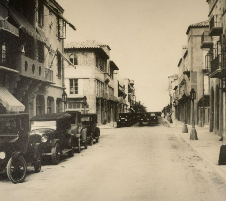 Española Way - Restaurants, Shopping, and Entertainment