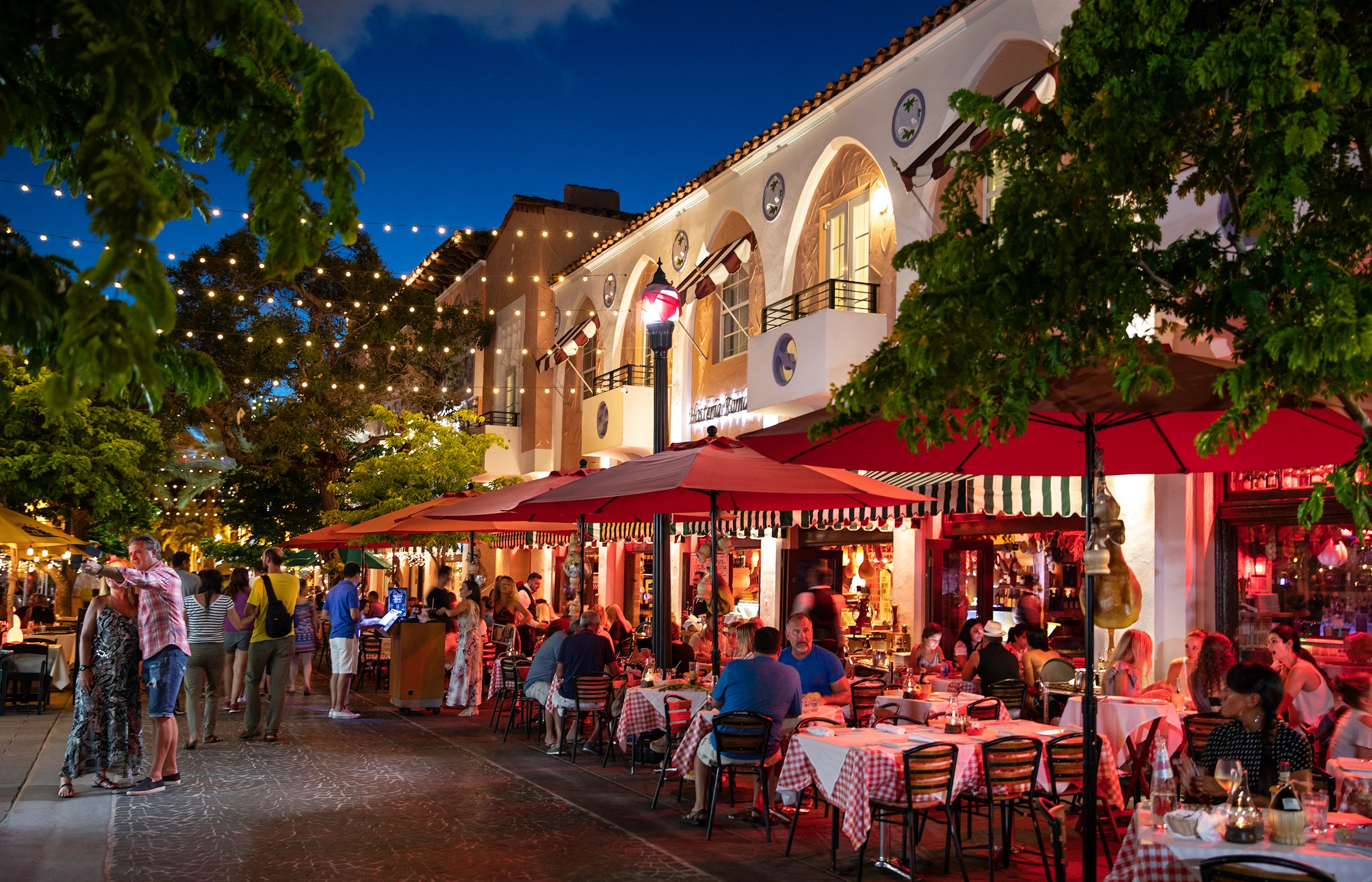 Española Way - Restaurants, Shopping, and Entertainment